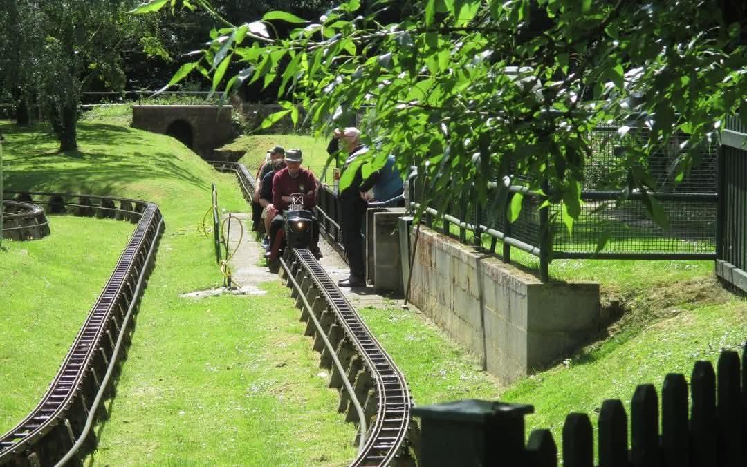 Special Santa Miniature Steam Train Rides - Fastrack
